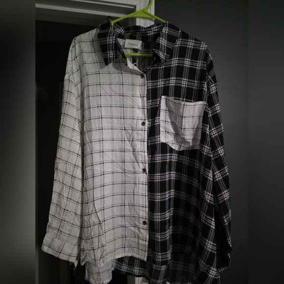 ANDREE BY UNIT | Tops | Andree By Unit Black And White Checkered Womens ...